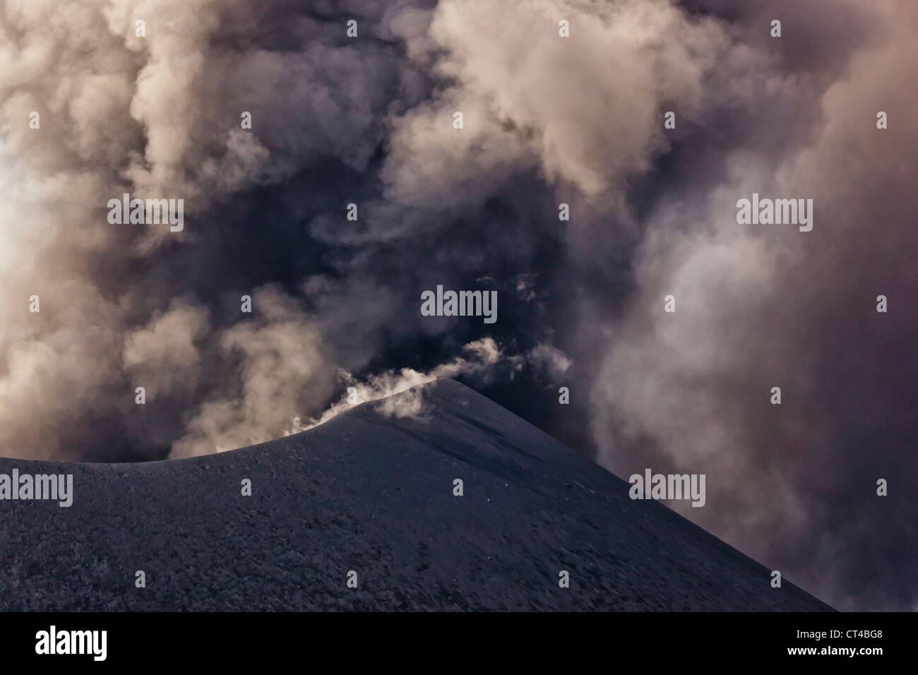 Krakatoa volcano hi-res stock photography and images - Alamy