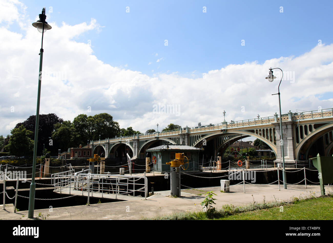 Richmond Lock and Footbridge - London, England Stock Photo - Alamy