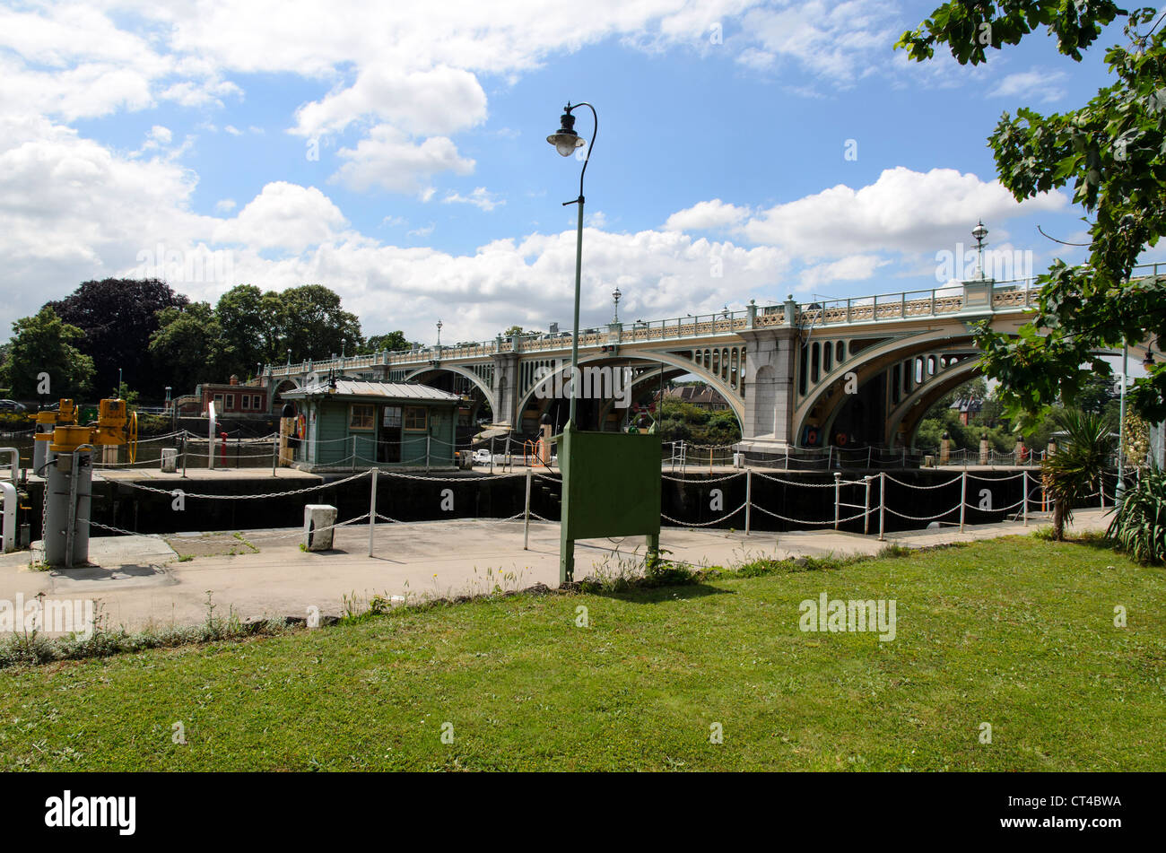 Richmond Lock and Footbridge - London, England Stock Photo - Alamy