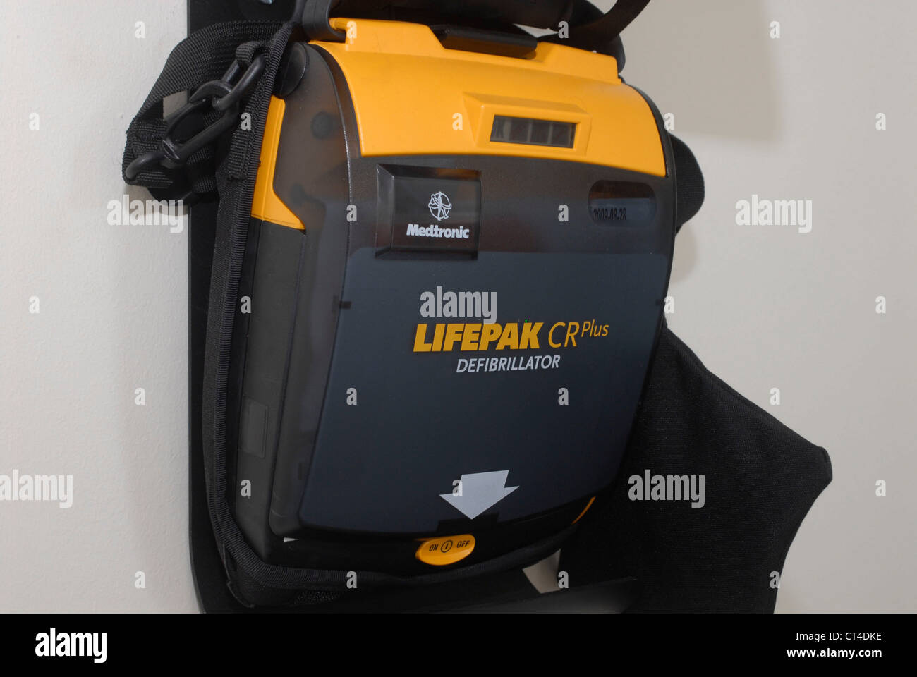 External defibrillator hi-res stock photography and images - Alamy