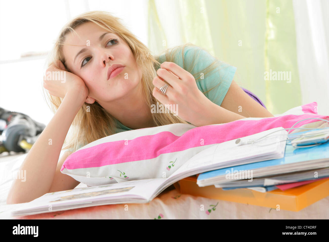 15 year old does homework hi-res stock photography and images - Alamy