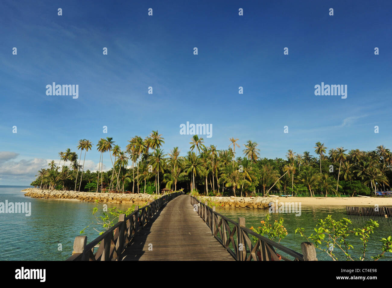 Stilt bungalows hi-res stock photography and images - Alamy
