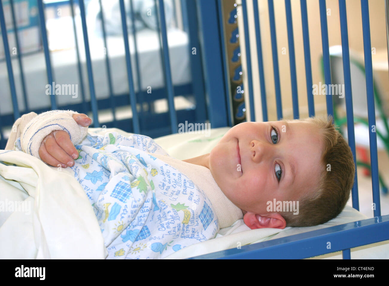 CHILD FRACTURE, HOSPITAL Stock Photo - Alamy