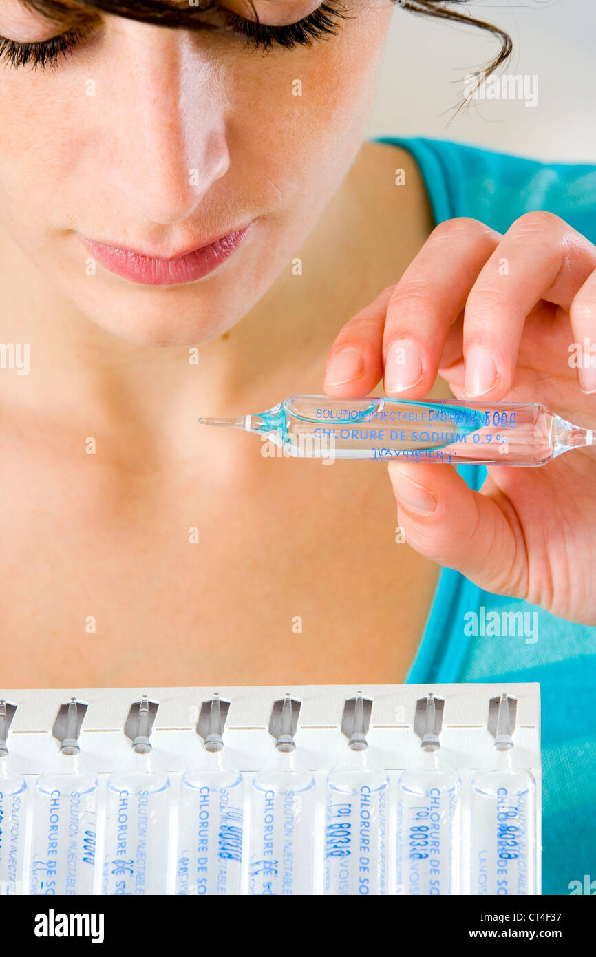 Physiological saline solution hi-res stock photography and images - Alamy