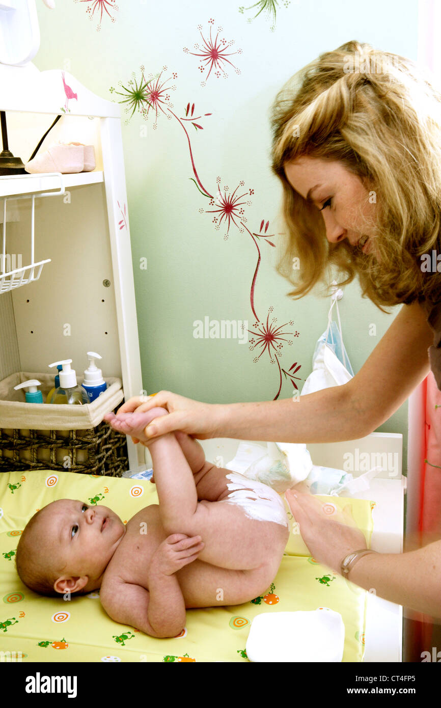 Baby buttocks hi-res stock photography and images - Alamy