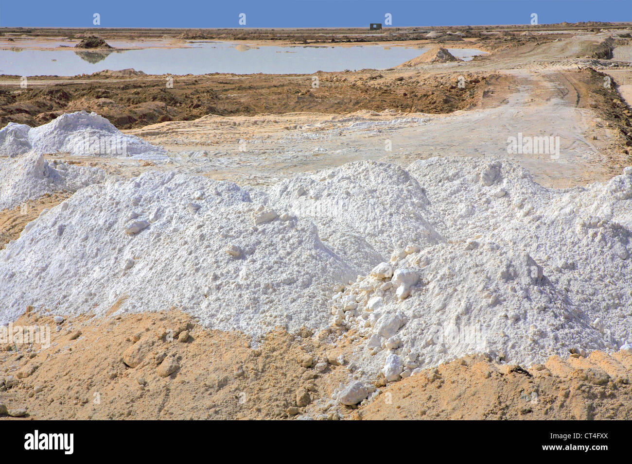 Salt harvest africa hi-res stock photography and images - Alamy