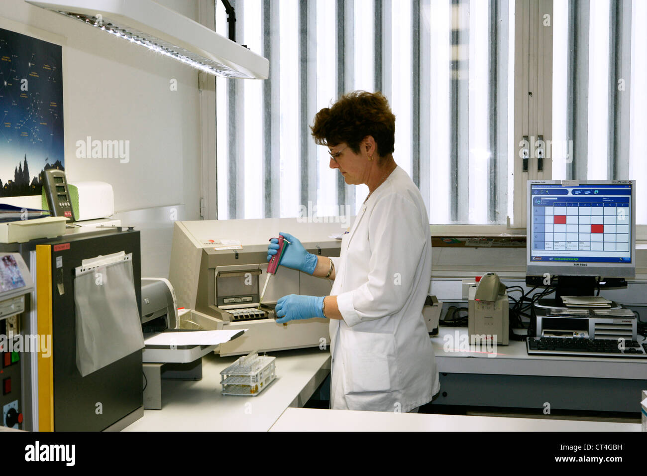 Serology laboratory hi-res stock photography and images - Alamy