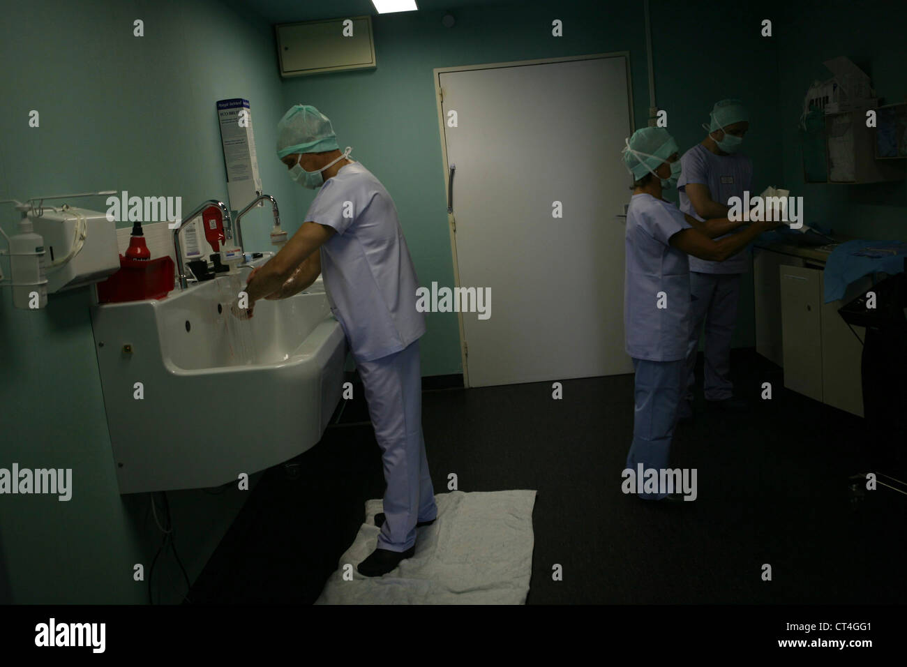 HAND WASHING IN HOSPITAL Stock Photo - Alamy