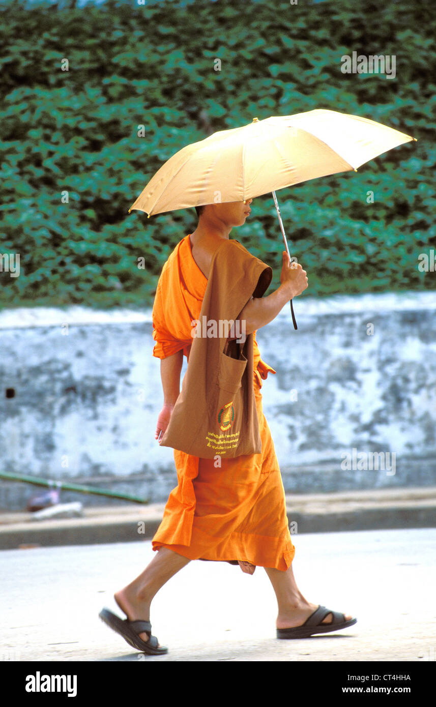 Monk garb hi-res stock photography and images - Alamy