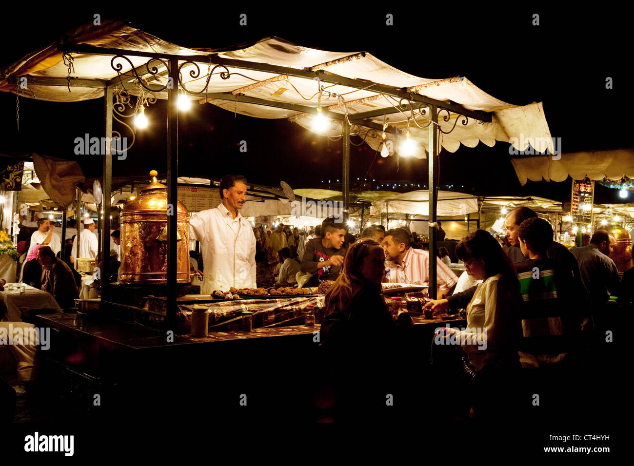 Food stalls local hi-res stock photography and images - Alamy