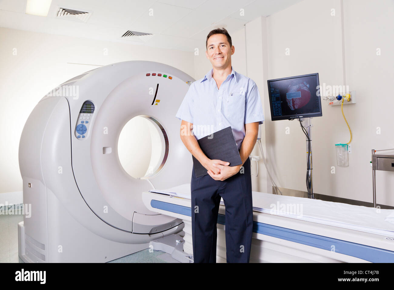 Mri scanner machine hi-res stock photography and images - Alamy