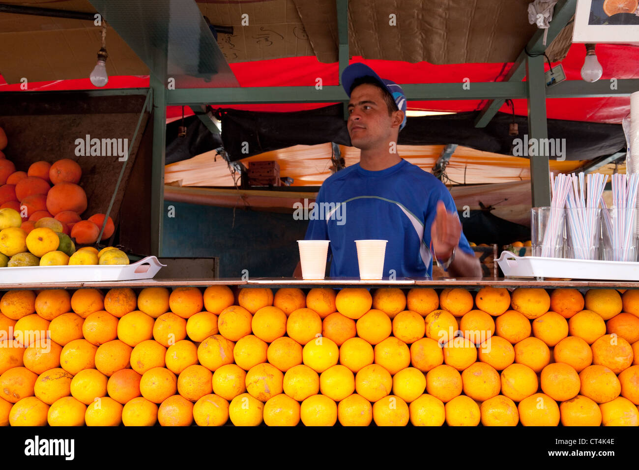 Fruit juice seller hi-res stock photography and images - Alamy