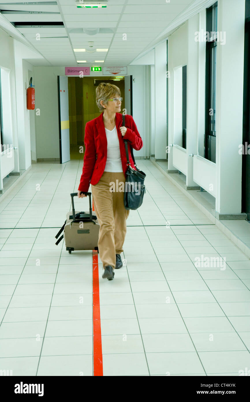 Hospital admission, elderly patient hi-res stock photography and images ...