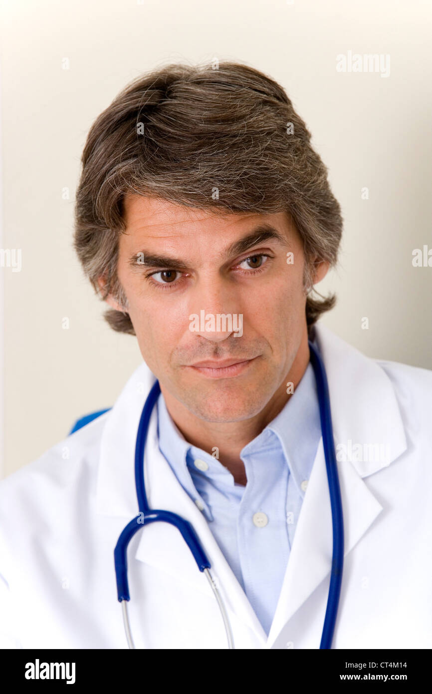 DOCTOR IN HOSPITAL Stock Photo - Alamy
