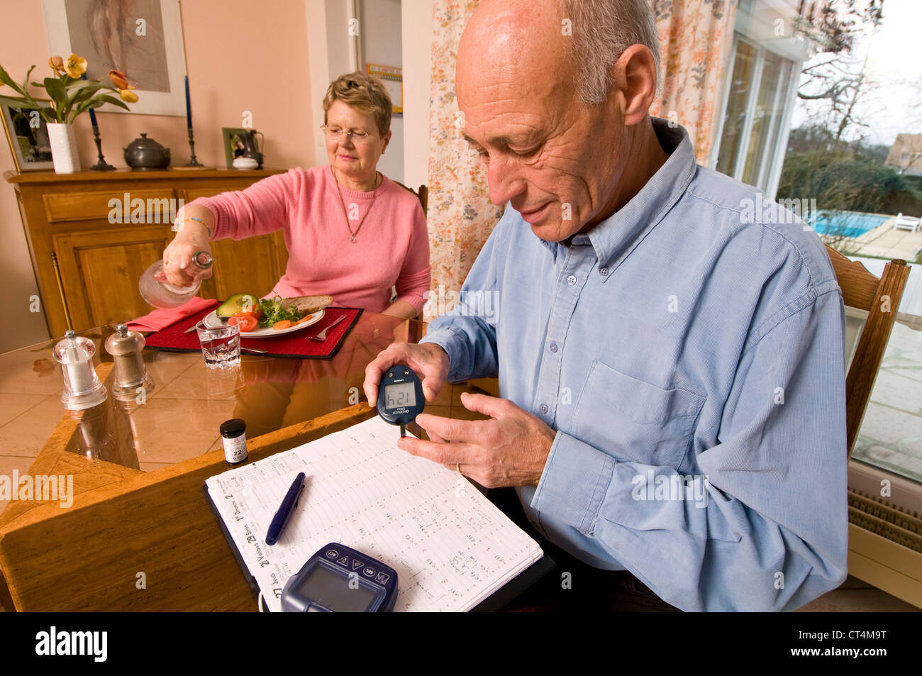 TEST FOR DIABETES ELDERLY PERSON Stock Photo - Alamy