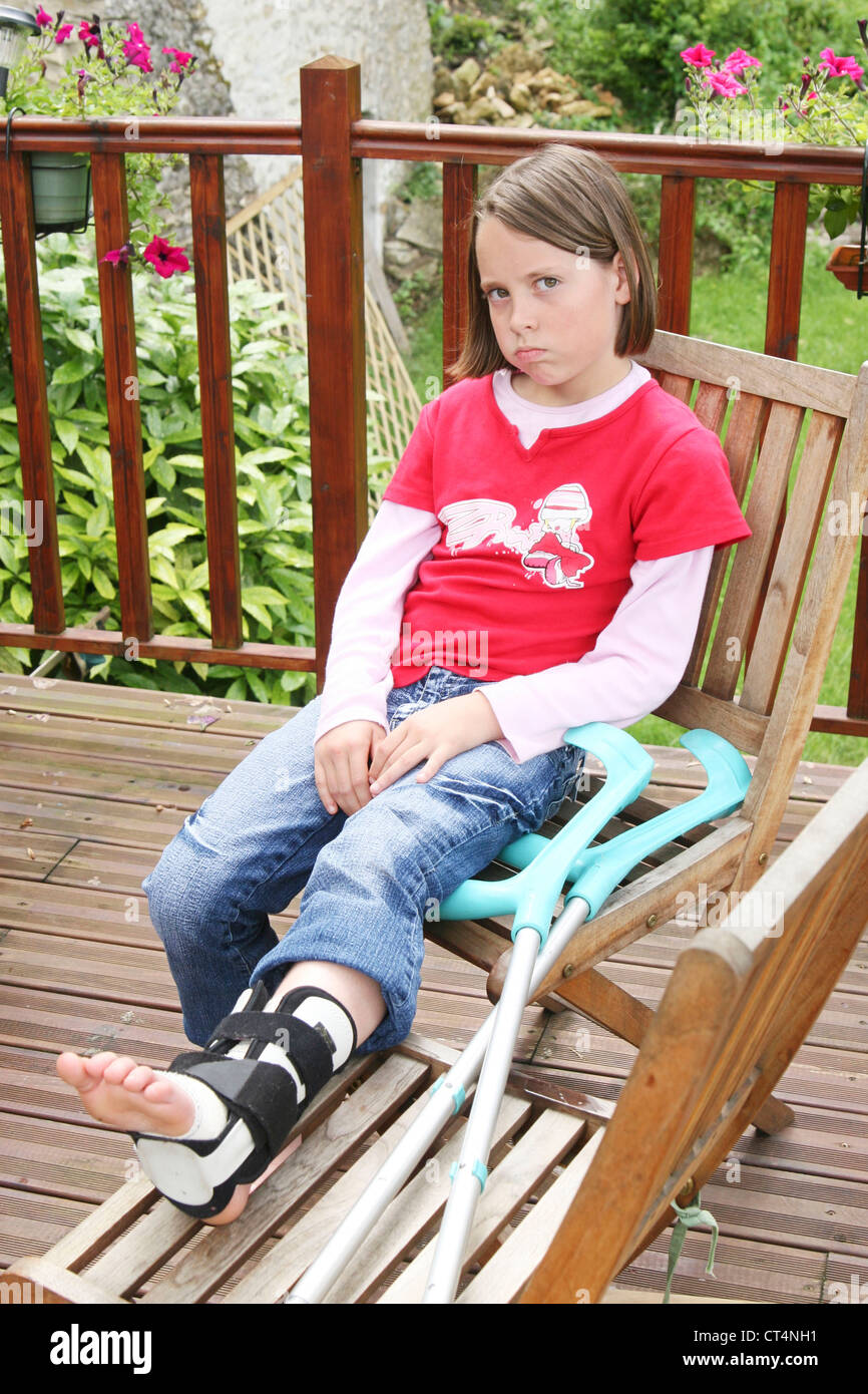 12 year old girl braces hi-res stock photography and images - Alamy