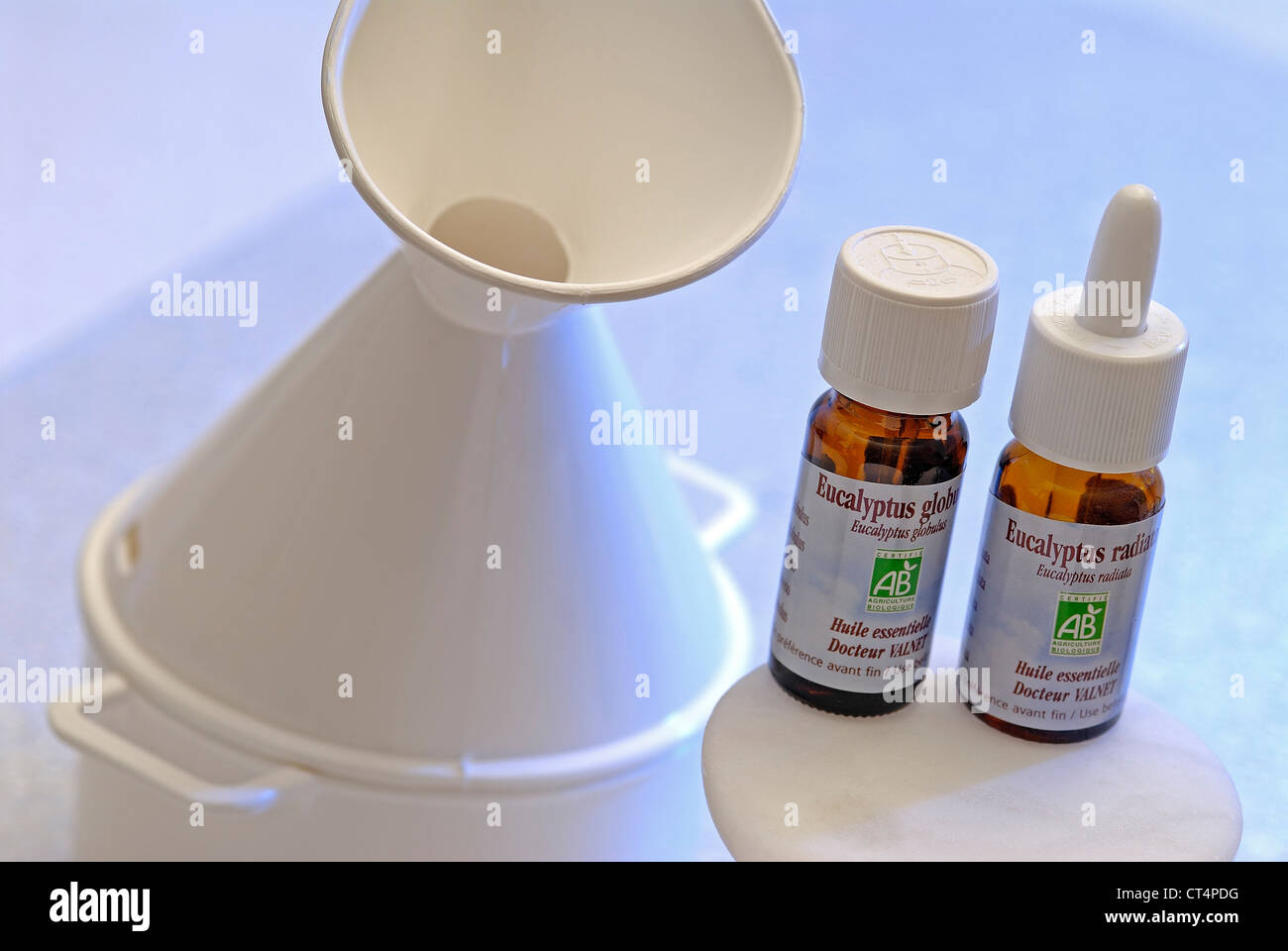 Inhalers and pharmacist hi-res stock photography and images - Alamy