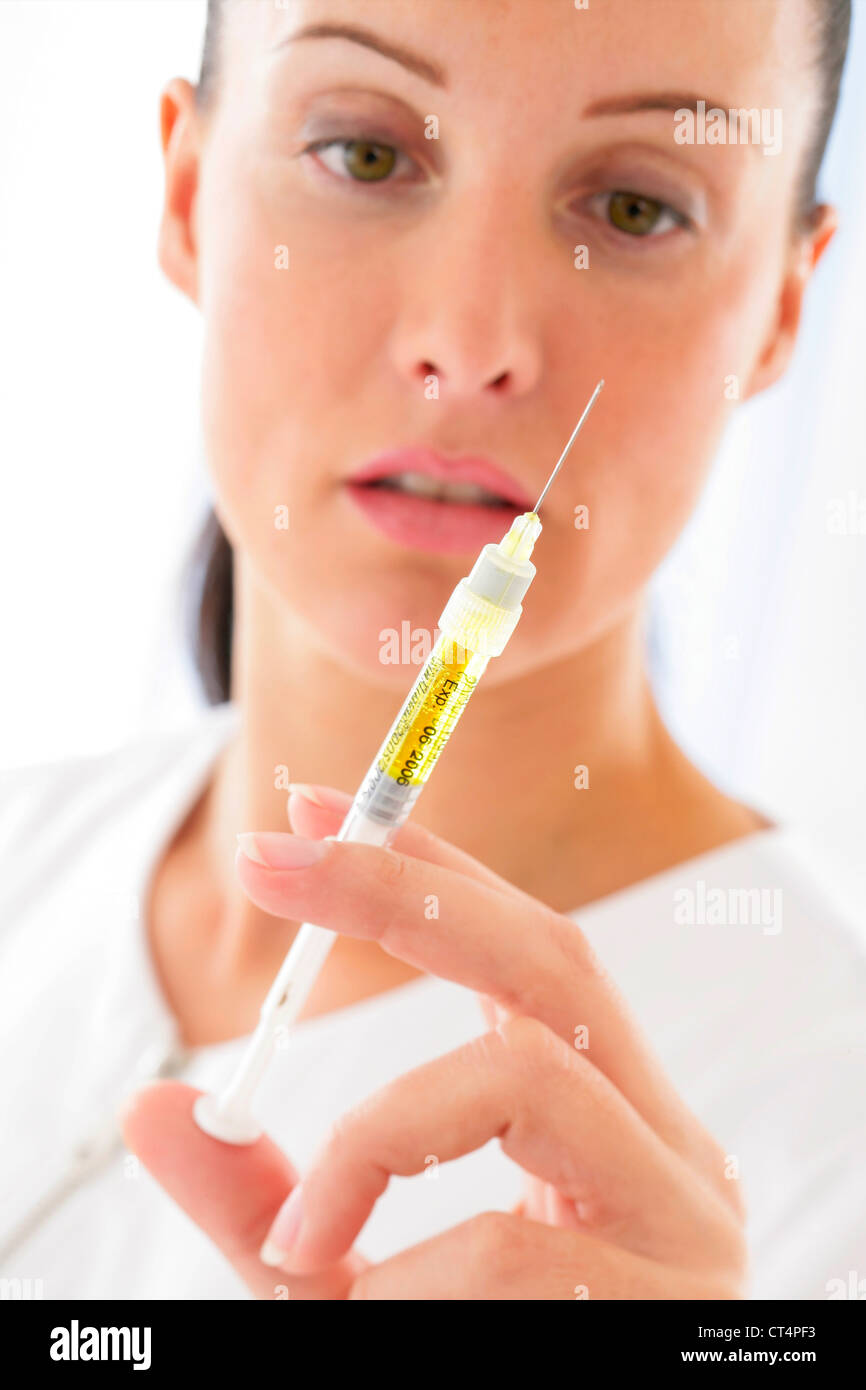 Syringes one syringe hi-res stock photography and images - Alamy