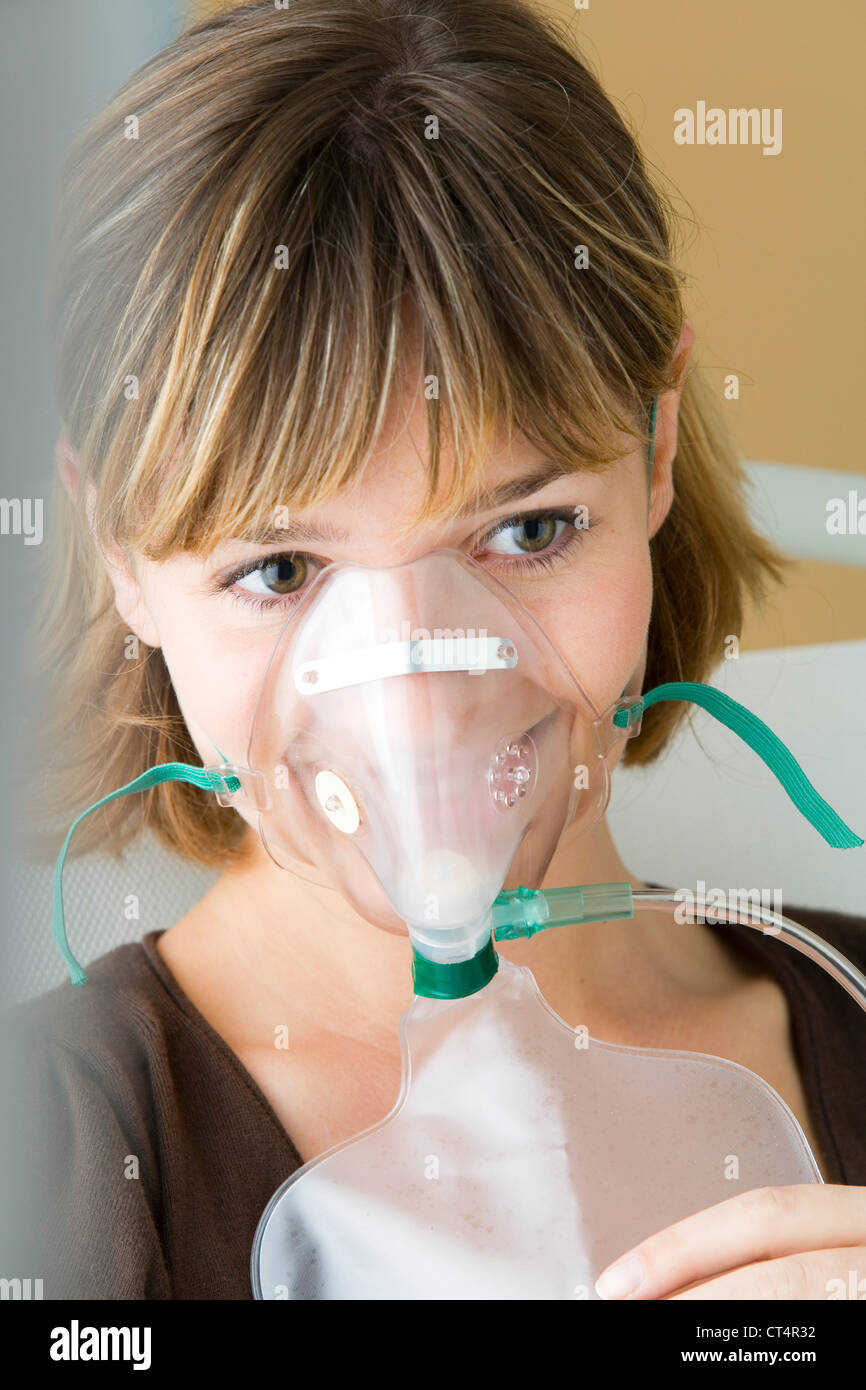 Oxygen assisted breathing hi-res stock photography and images - Alamy