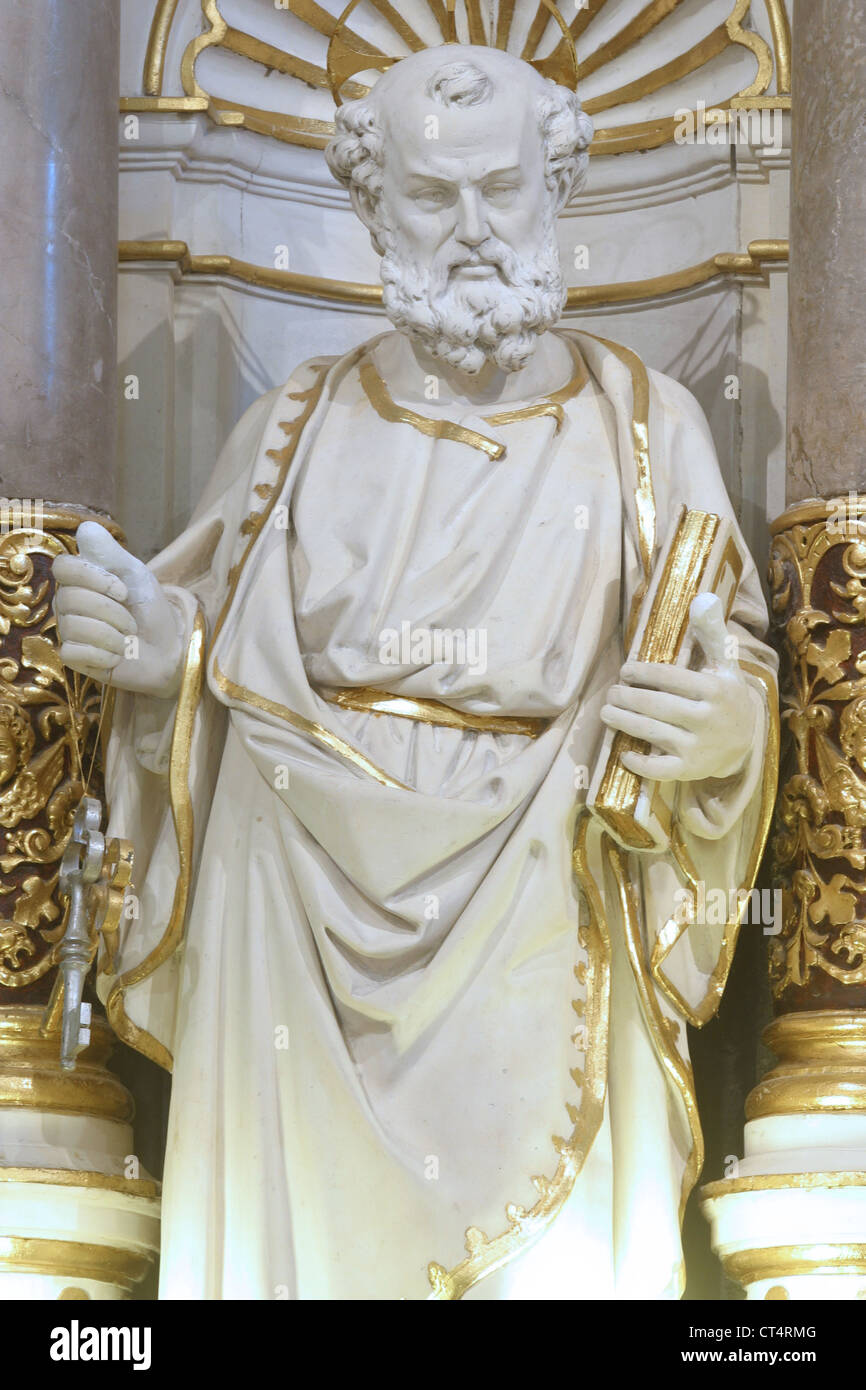 Statue of apostle St Peter Stock Photo - Alamy