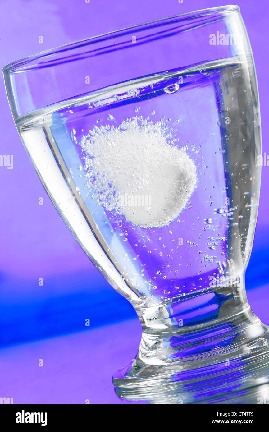 AN EFFERVESCENT TABLET Stock Photo - Alamy