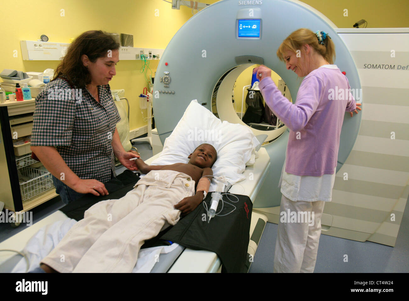 Ct scanner child hi-res stock photography and images - Alamy