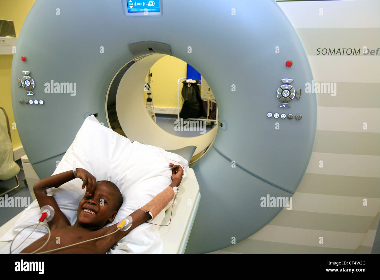 Ct scanner african hi-res stock photography and images - Alamy