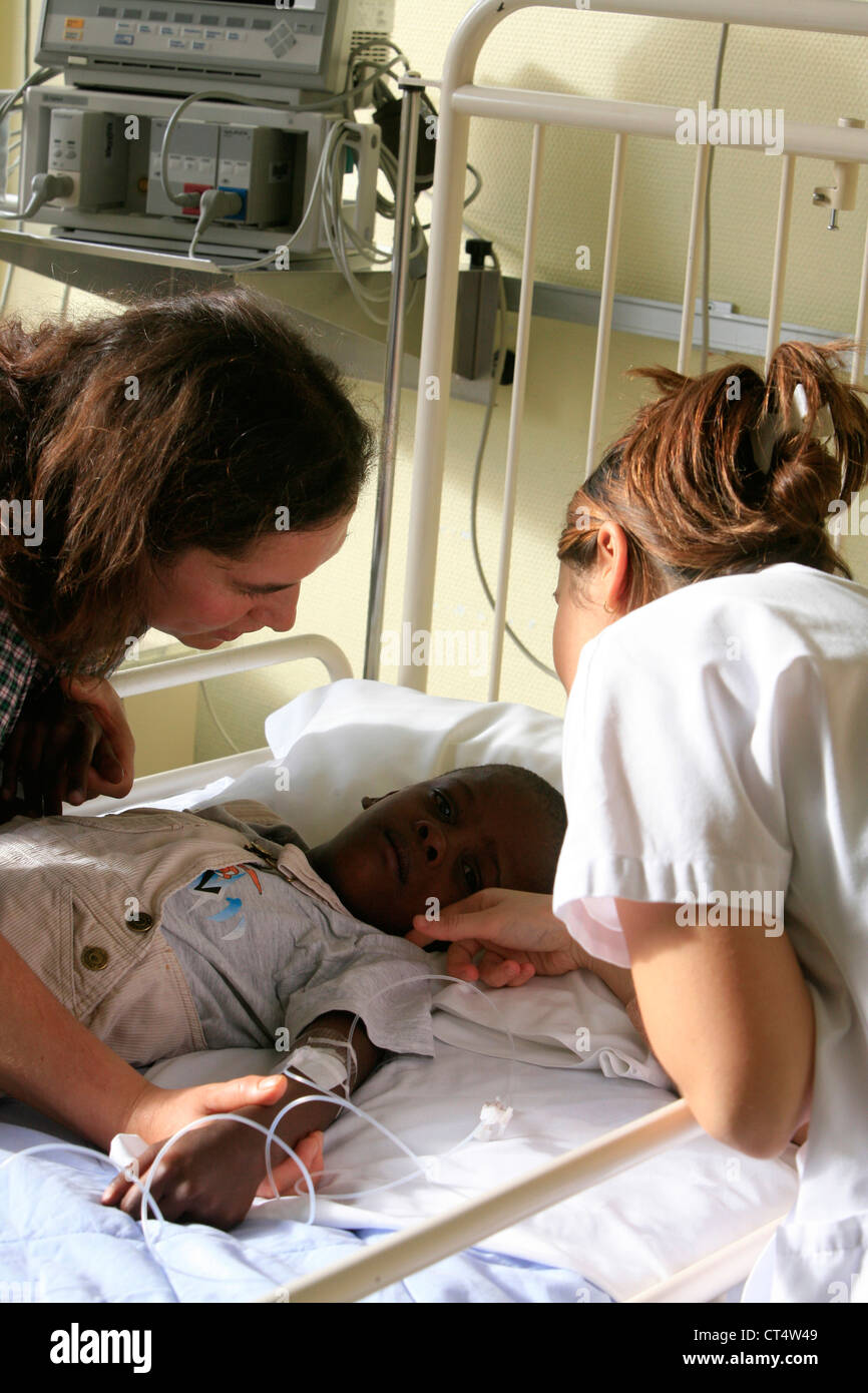 CHILD HOSPITAL PATIENT W. NURSE Stock Photo - Alamy