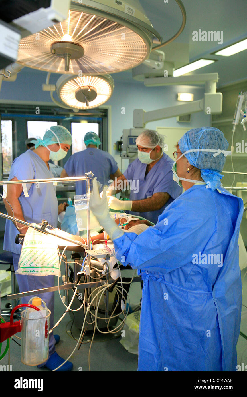 CHILD IN SURGERY Stock Photo - Alamy