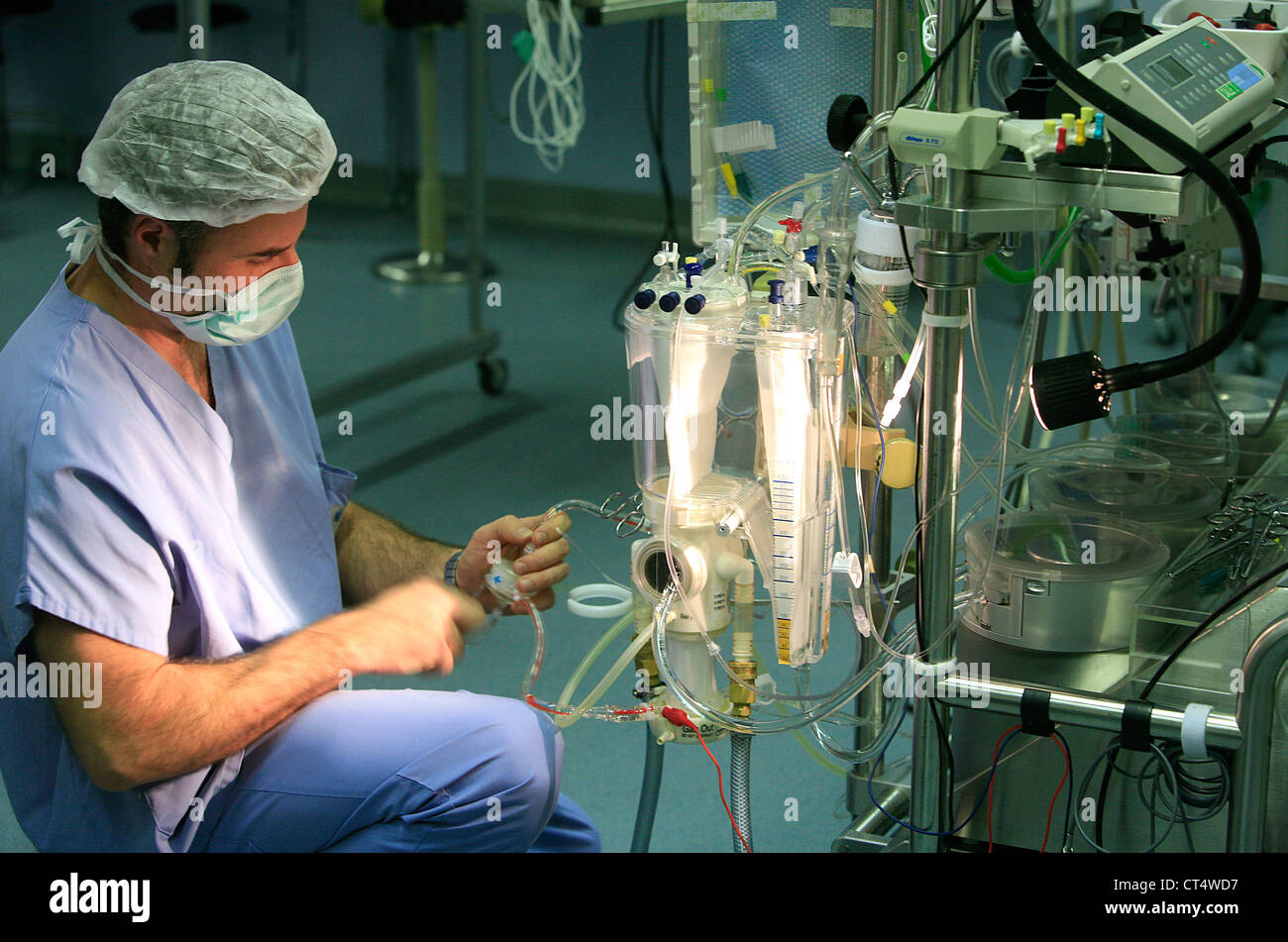 Cardiopulmonary bypass machine hi-res stock photography and images - Alamy