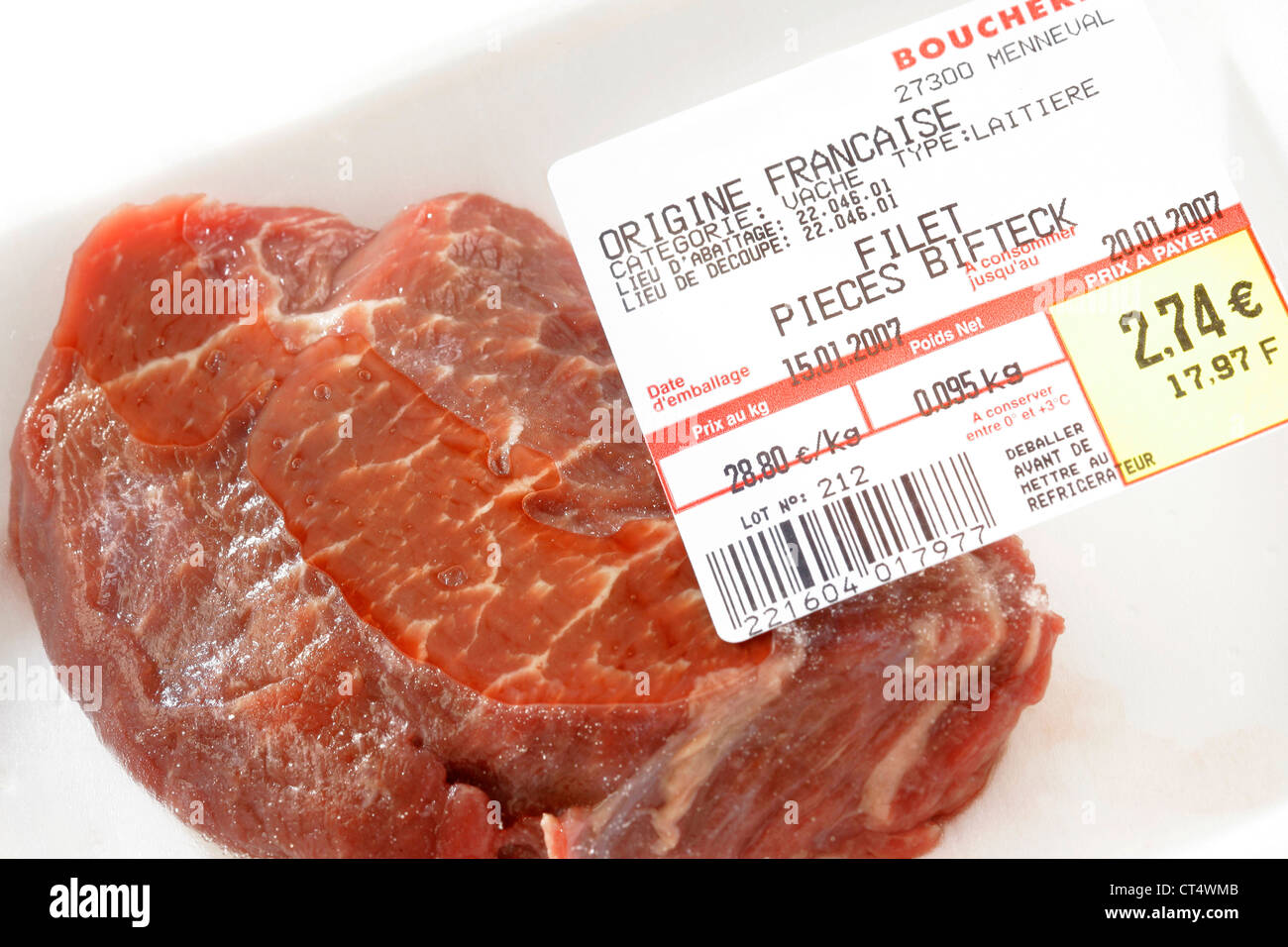 Food date codes meat hi-res stock photography and images - Alamy