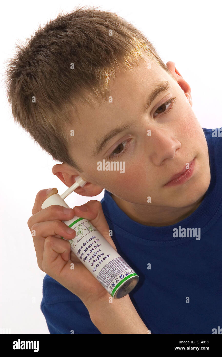 EAR HYGIENE CHILD Stock Photo - Alamy