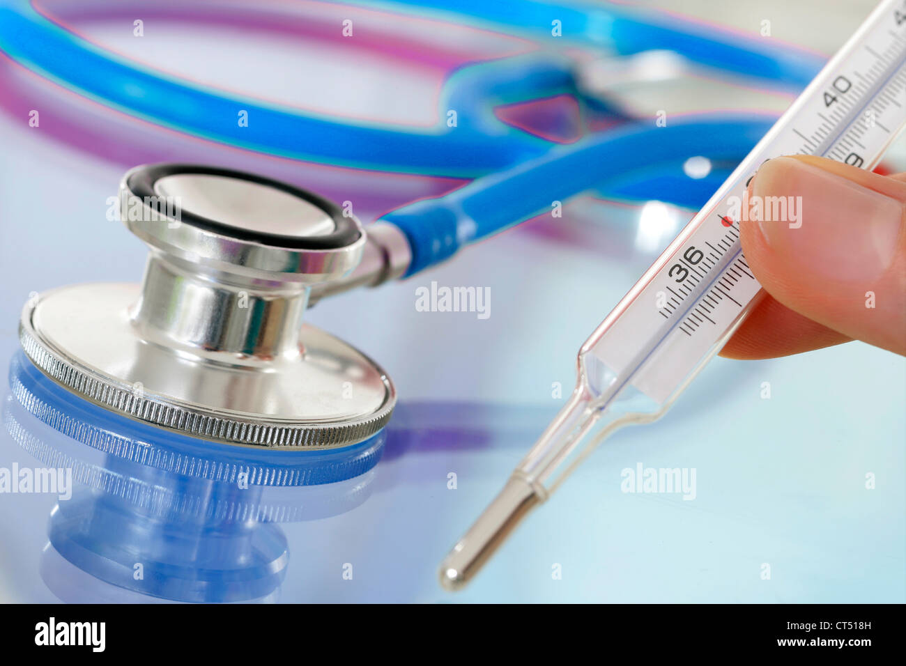 Graduated glass thermometer hi-res stock photography and images - Alamy