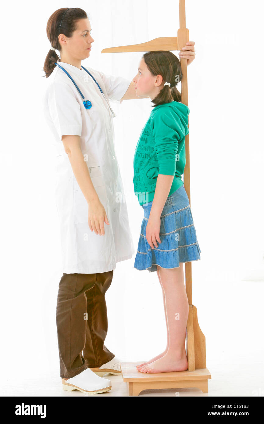 MEASURING HEIGHT IN A CHILD Stock Photo - Alamy