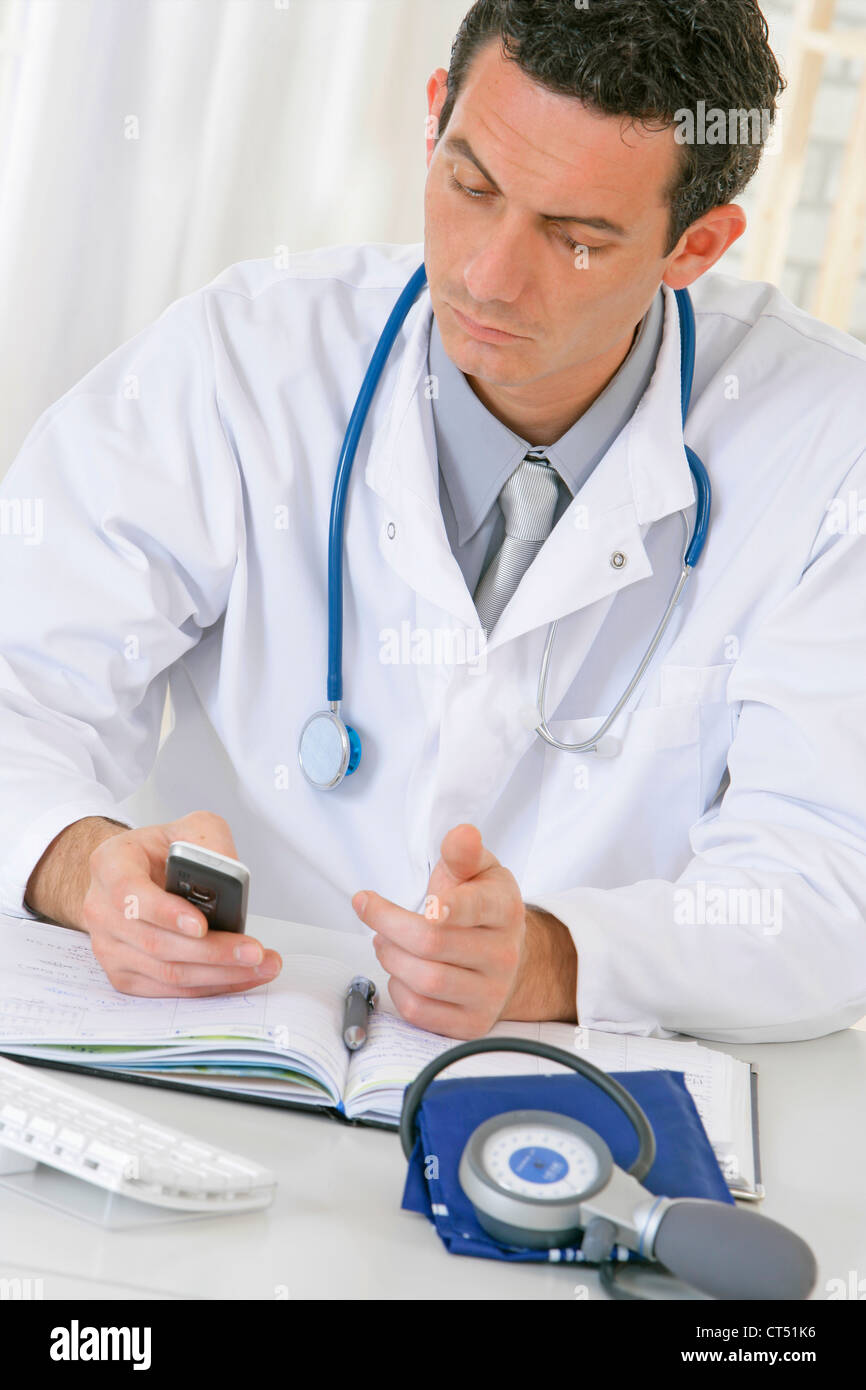 Doctor appointment phone hi-res stock photography and images - Alamy