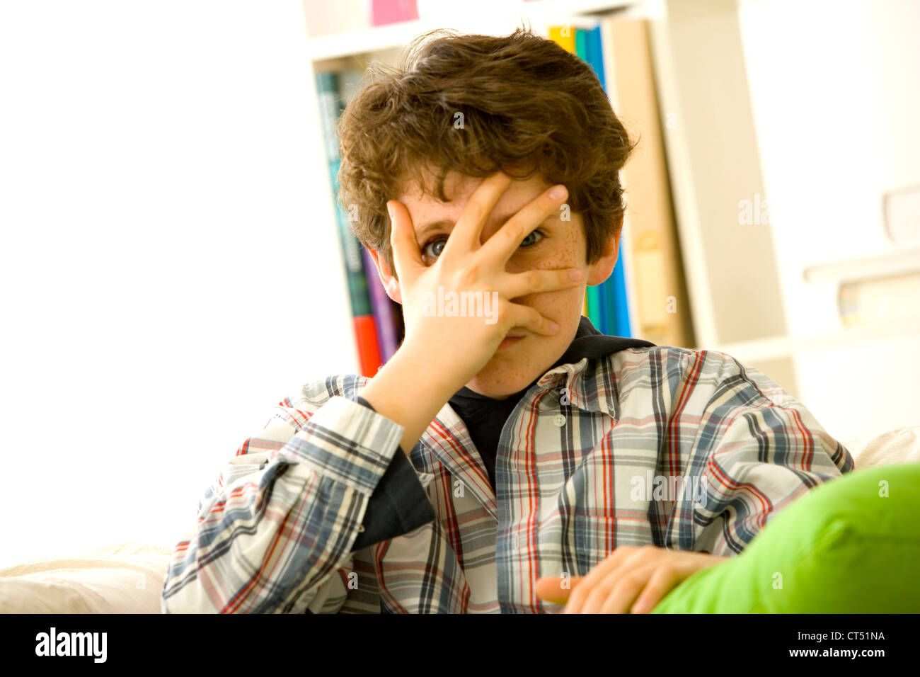 Distressed child hi-res stock photography and images - Alamy