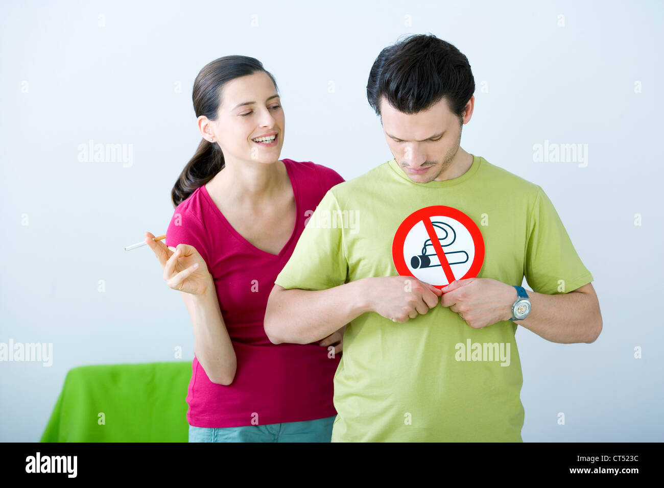 Smoking area signage hi-res stock photography and images - Alamy
