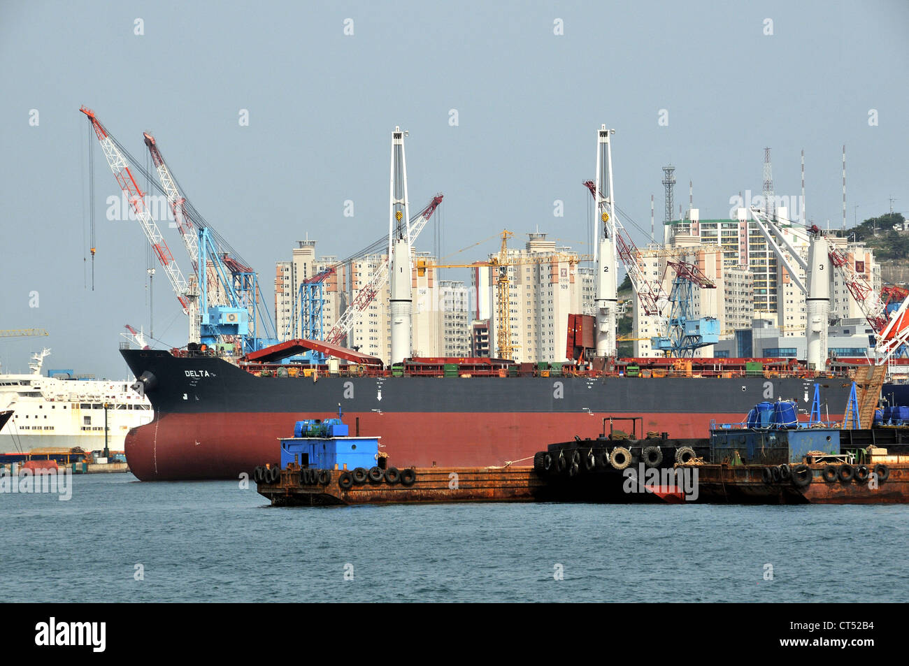 Ship builder builders building hi-res stock photography and images - Alamy