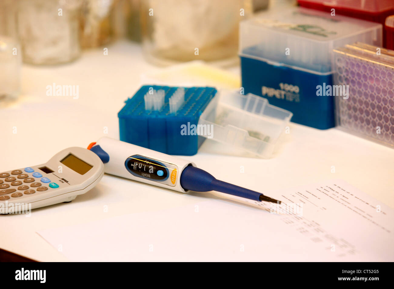 Pipette tips biology hi-res stock photography and images - Alamy