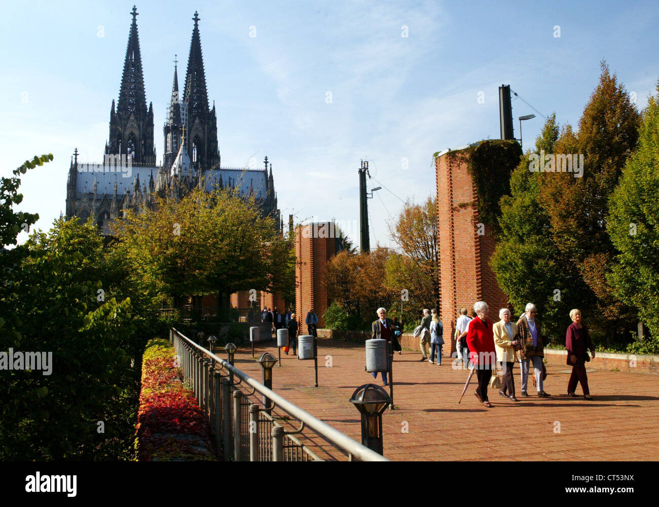 Koeln, people from Cologne Cathedral Stock Photo - Alamy