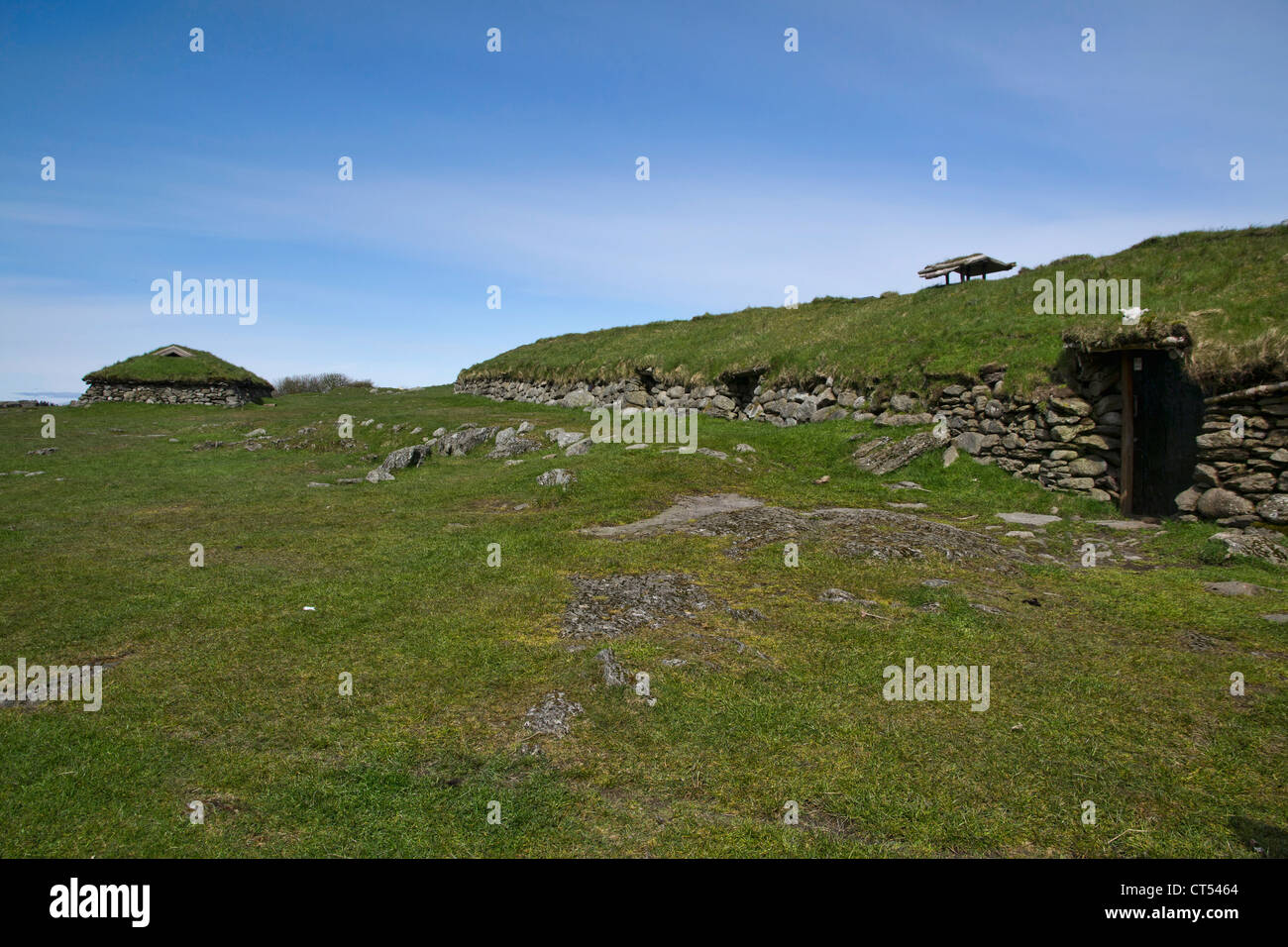 Viking houses hi-res stock photography and images - Alamy