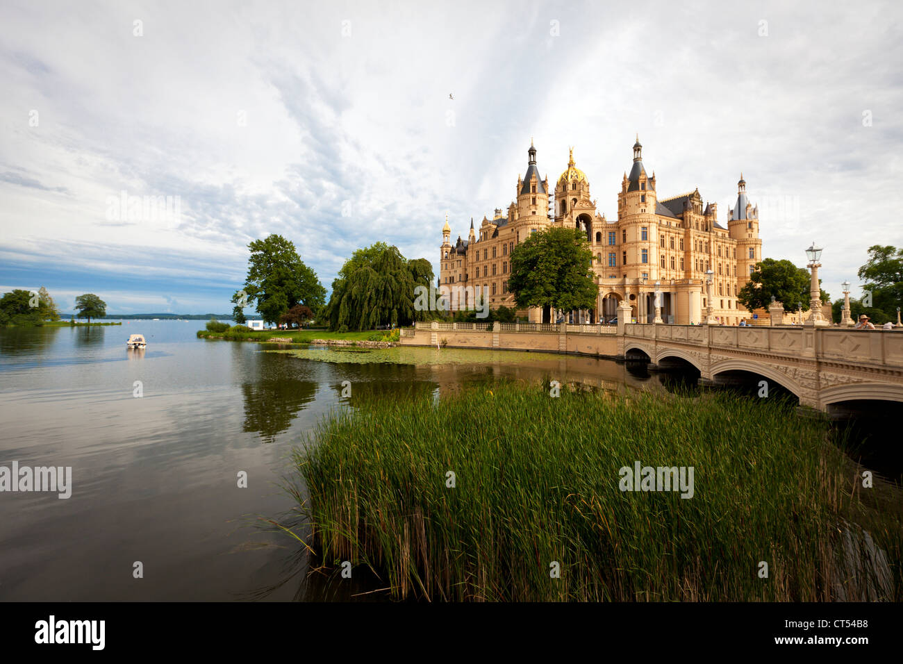 Schwerin castle hi-res stock photography and images - Alamy