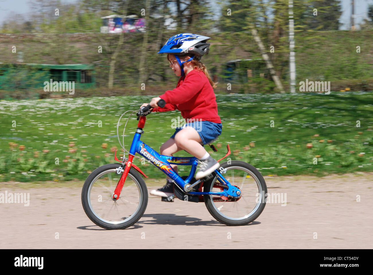 Child 5 years old biking hi-res stock photography and images - Alamy
