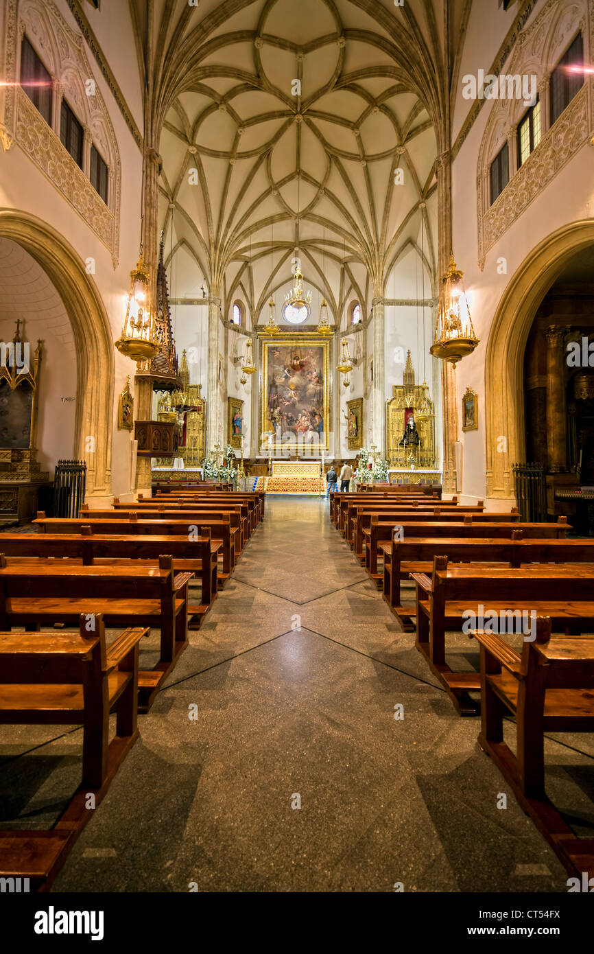Interior of the 15th century Gothic St. Jerome the Royal Church ...