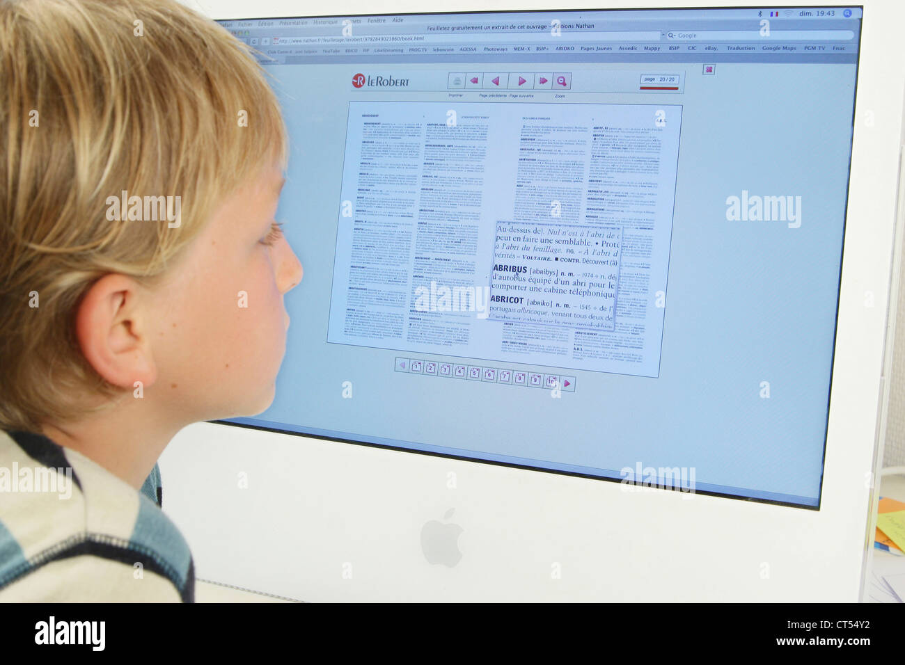 Computer school 8 9 years old hi-res stock photography and images - Alamy