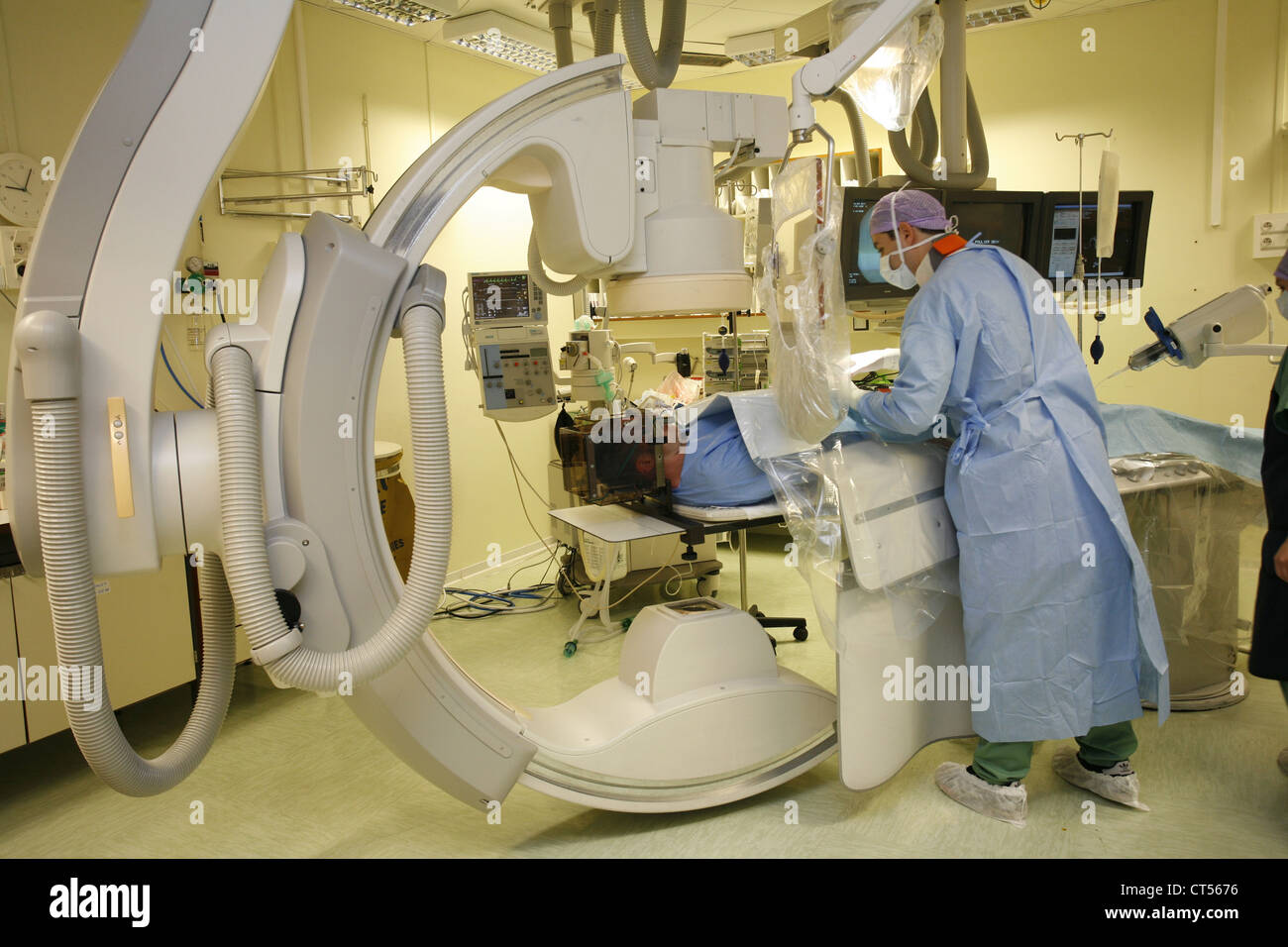 Arteriography hi-res stock photography and images - Alamy