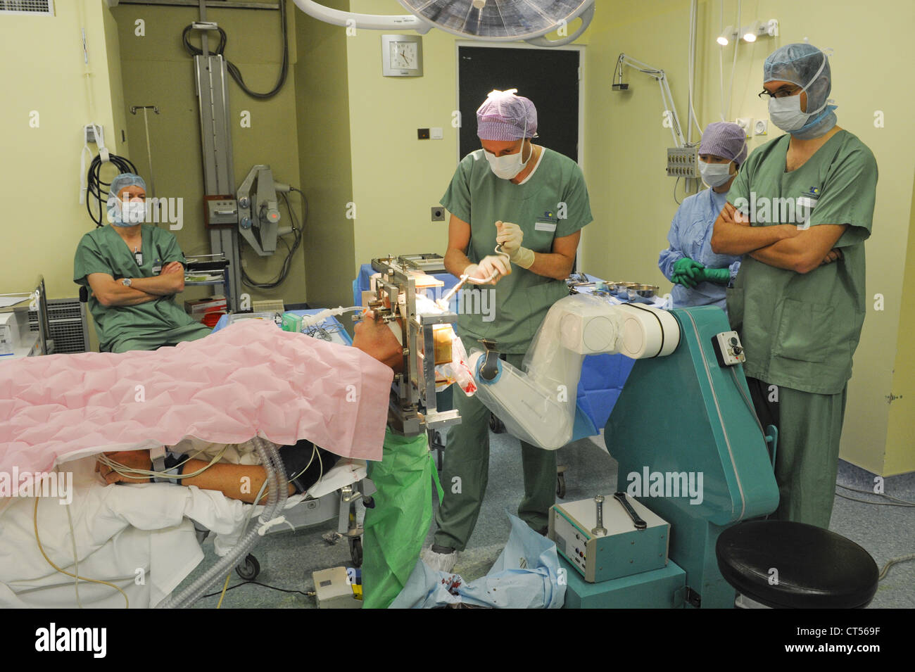 Cranial Surgery High Resolution Stock Photography and Images - Alamy