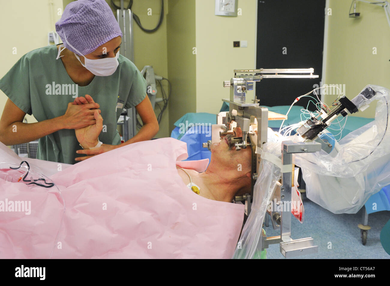 Electrostimulation, brain hi-res stock photography and images - Alamy