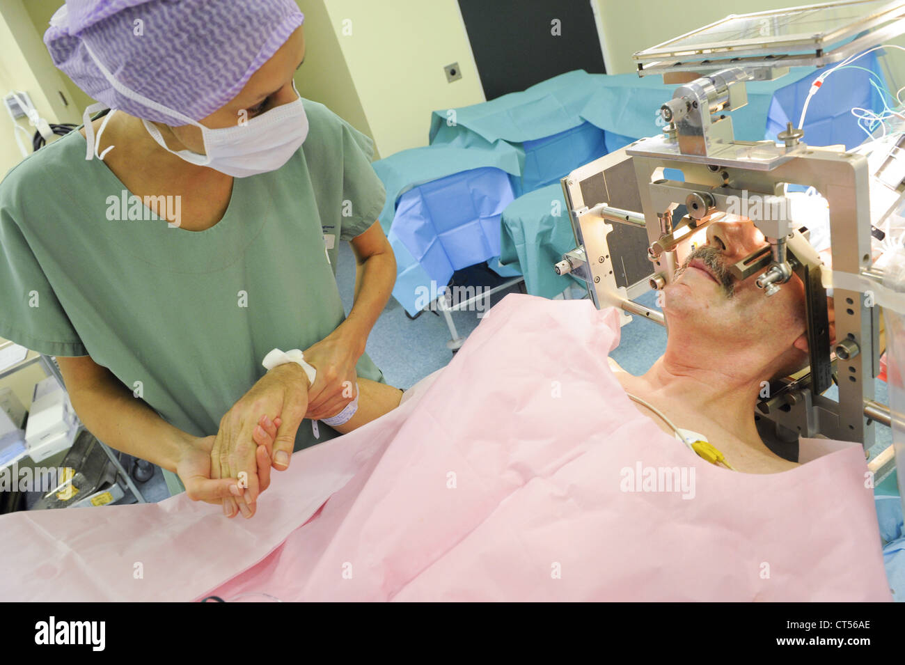 Electrostimulation, brain hi-res stock photography and images - Alamy