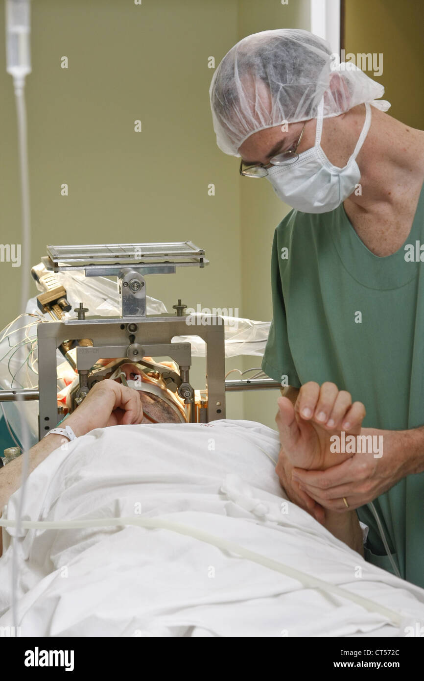 Electrostimulation, brain hi-res stock photography and images - Alamy